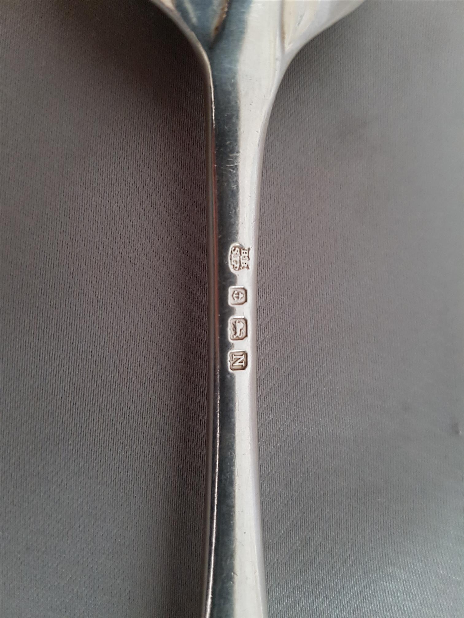 Cutlery Canteen. "Rat Tail" Design, Made in 1937 in SheffieldAntique Silver